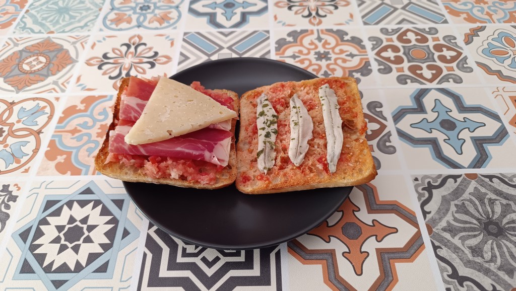 Let’s make pan con tomate | Spanish bread with tomato – The World ...